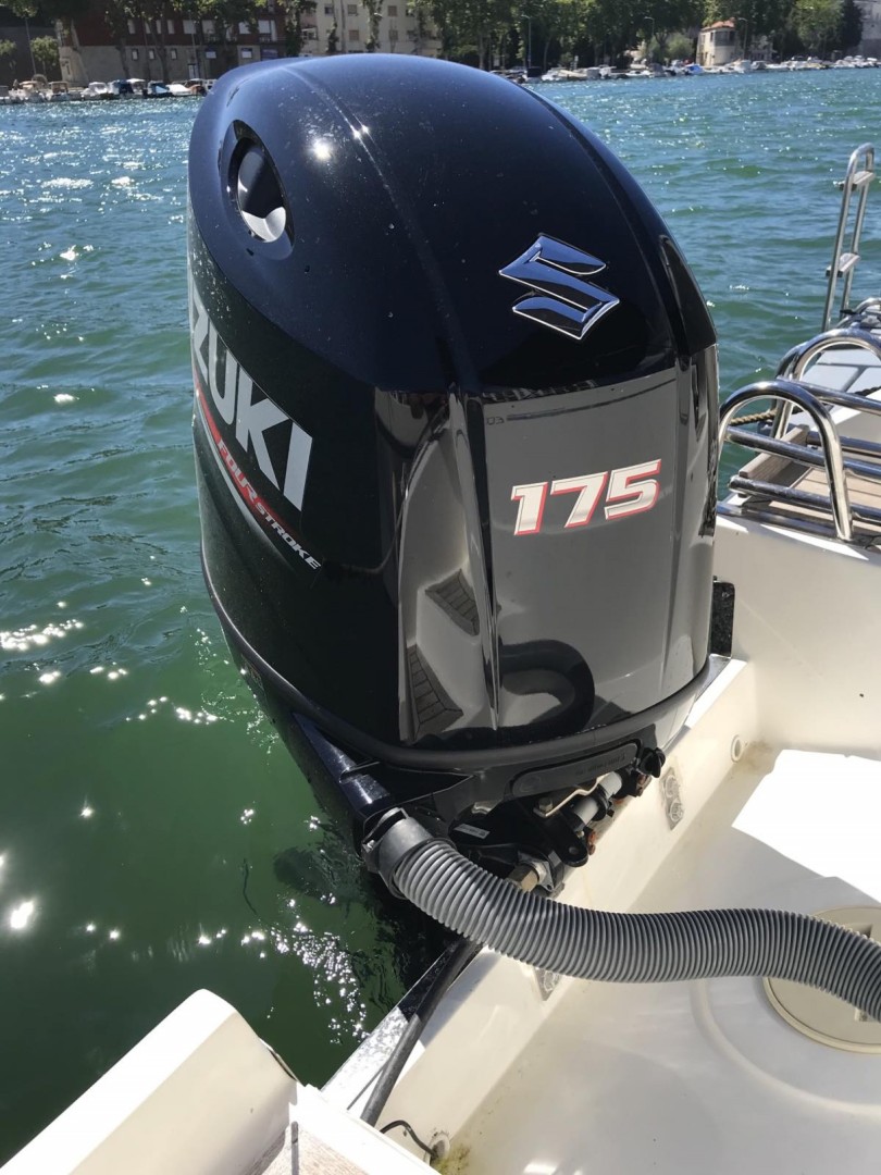 Mieten Sie ein Motorboot Eolo 650 Open Zadar (Eolo 650 Day) - SamBoat