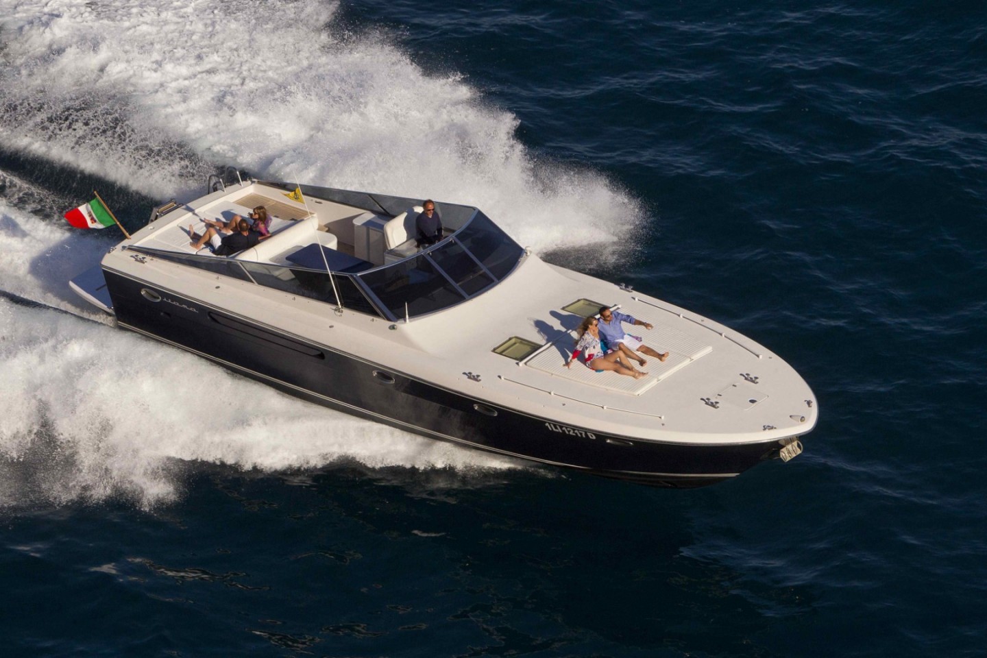 Mieten Sie ein Motorboot Itama 46 Sorrento (Itama 46/50 PIT ONE) | SamBoat