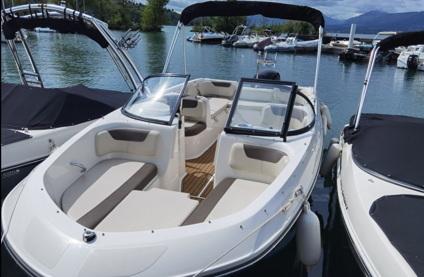 Mieten Sie ein Motorboot Bayliner Element E7 Aix-les-Bains (Bayliner E7 ...