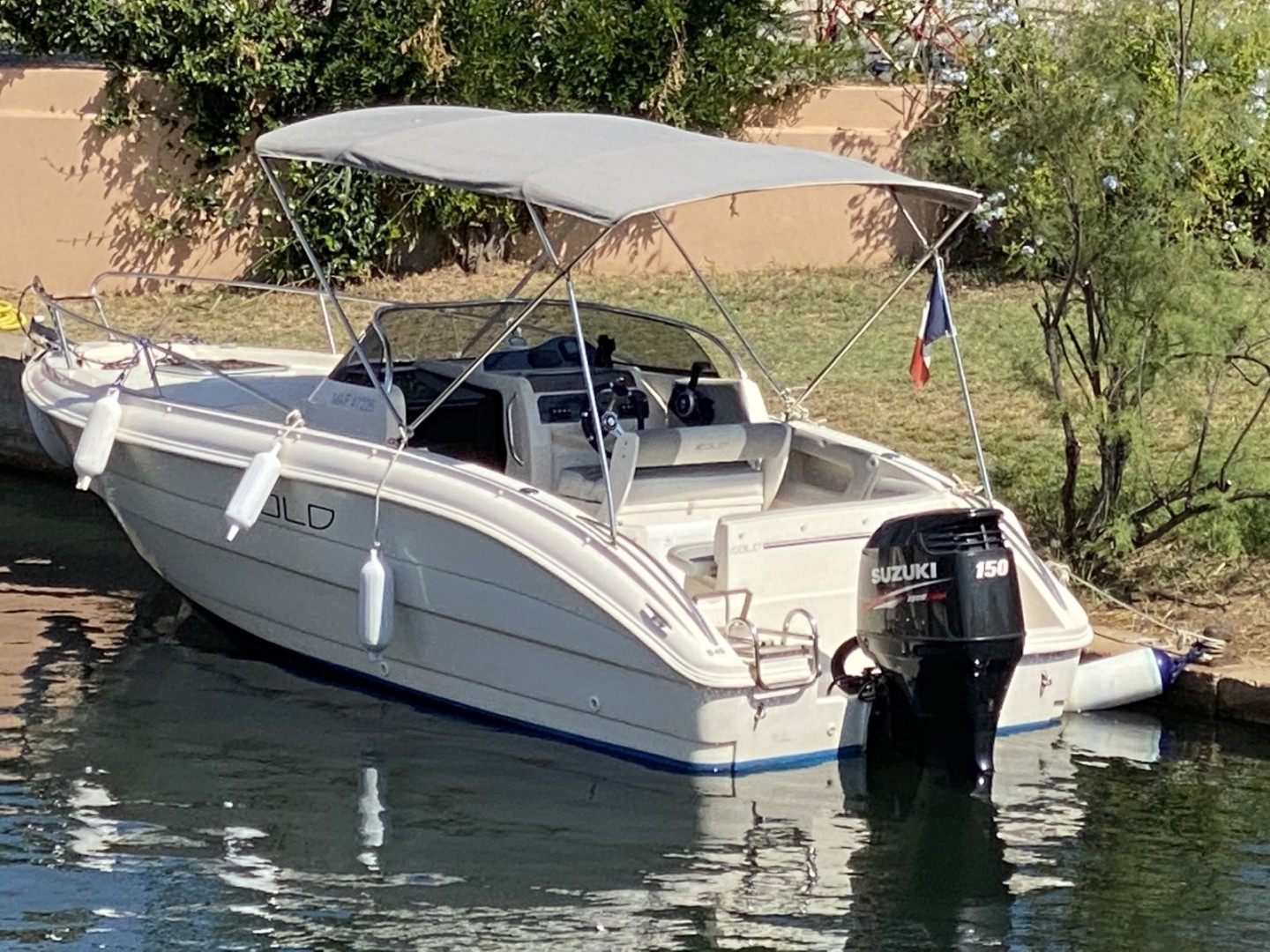 Mieten Sie ein Motorboot Eolo 650 Day L Sainte-Maxime (ANGUIMAX) | SamBoat