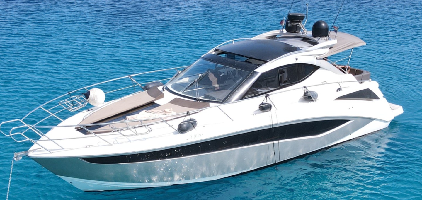 Mieten Sie ein Motorboot Galeon 385 HTS Donji Seget (Manoli) | SamBoat