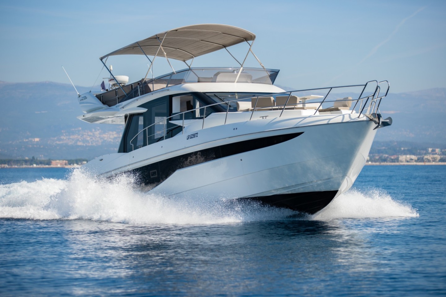 Mieten Sie ein Motorboot Galeon 460 Fly Saint-Tropez (Mojito ) | SamBoat