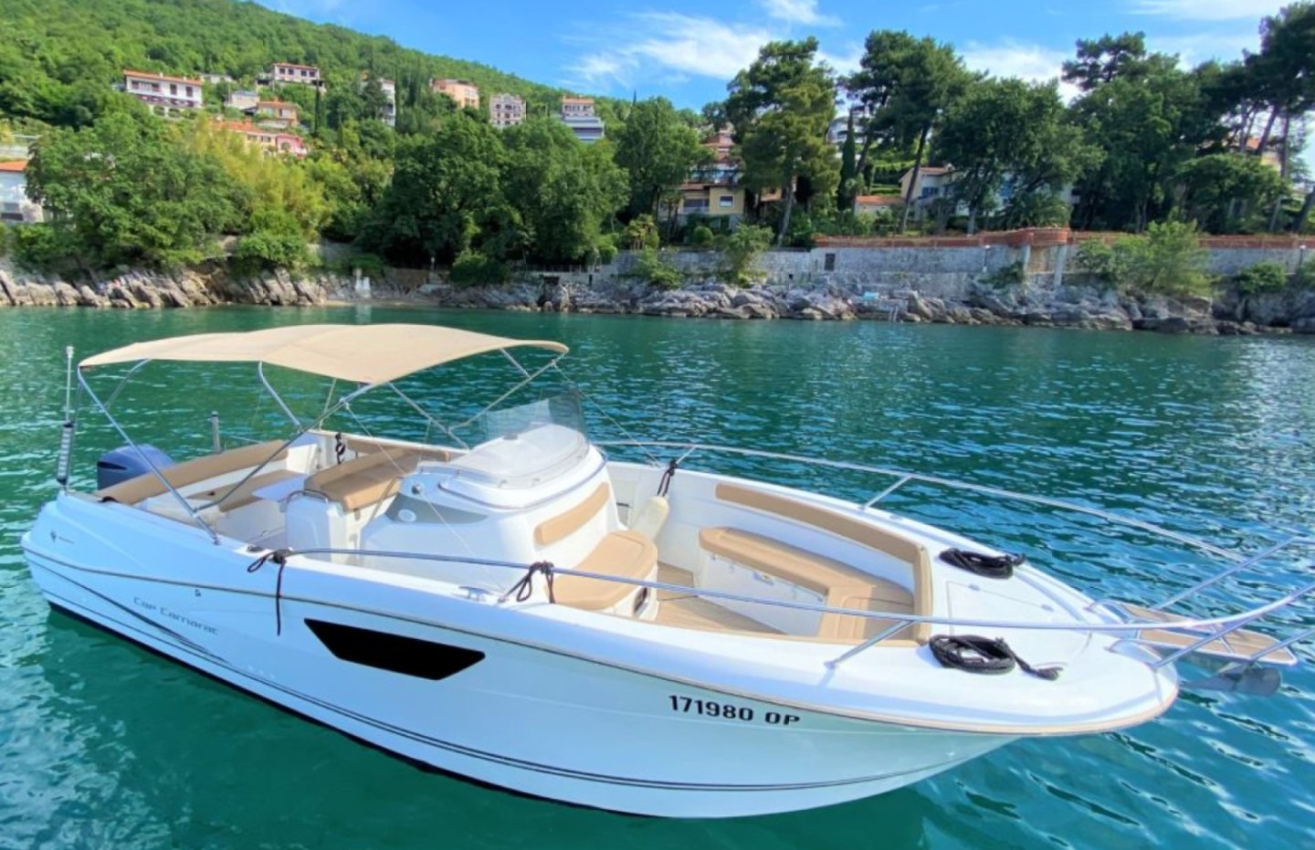 Mieten Sie ein Motorboot Jeanneau Cap Camarat 8.5 CC Opatija (CAP ...