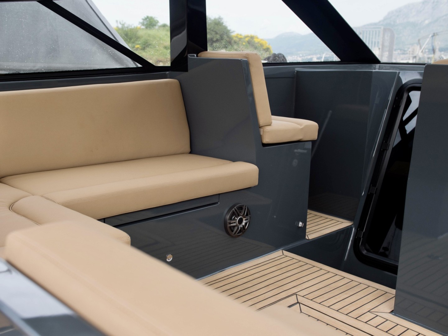 Mieten Sie ein Motorboot Colnago 35 Open Makarska (Colnago Marine 35 ...