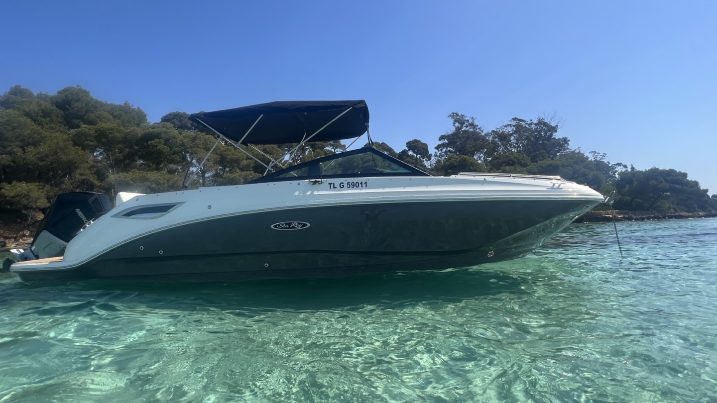 Mieten Sie ein Motorboot Sea Ray 250 SLX Saint-Raphael (Epicure) | SamBoat