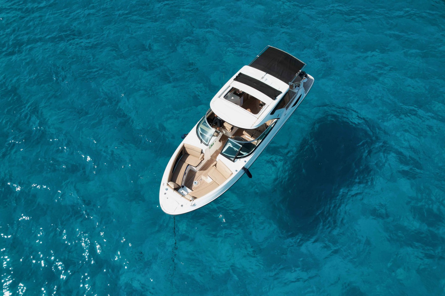 Mieten Sie ein Motorboot Sea Ray SLX 350 Ayia Napa | SamBoat