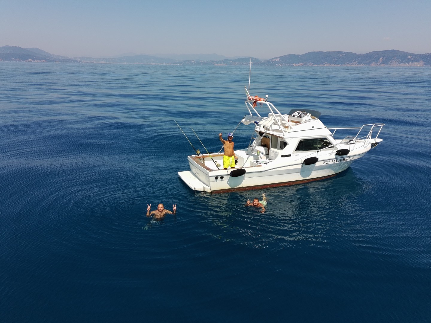 Mieten Sie ein Motorboot SETTE MARI FLY AMERICA Ameglia | SamBoat