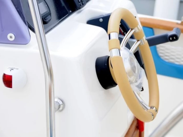 Mieten Sie ein Motorboot Marine Site 18 Open Galeazzi Sirmione | SamBoat