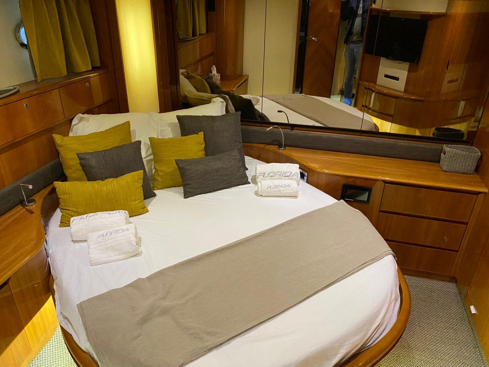 Mieten Sie ein yacht Princess V65 Altea (FLORIDA) - SamBoat