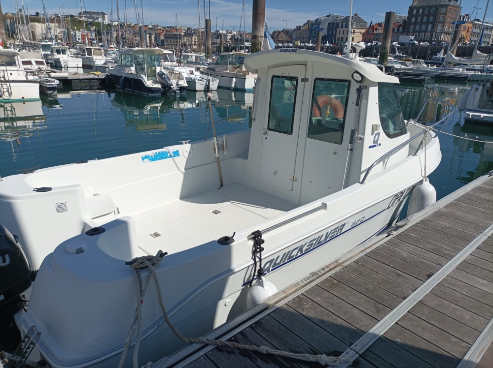 Mieten Sie ein Motorboot Quicksilver 620 Cabine Dieppe (Kifenlo) - SamBoat