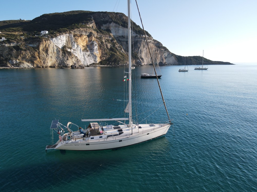 Mieten Sie ein Segelboot Bénéteau Oceanis 500 Clipper Isola d'Ischia ...
